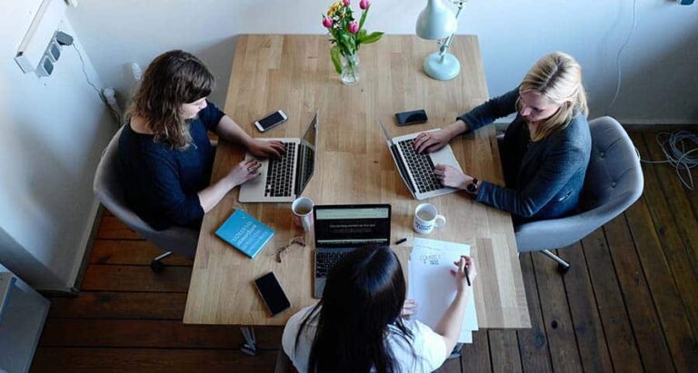 What Makes A Good Project Manager vs. A Bad Project Manager? - Action ...